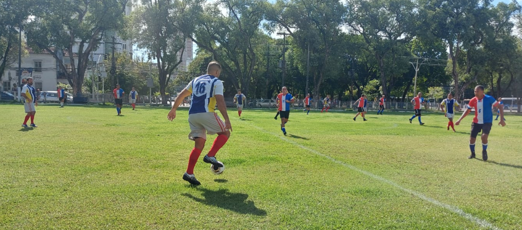 Partida de futebol entre oficiais da SDS e PMPE marca reinauguração da ...