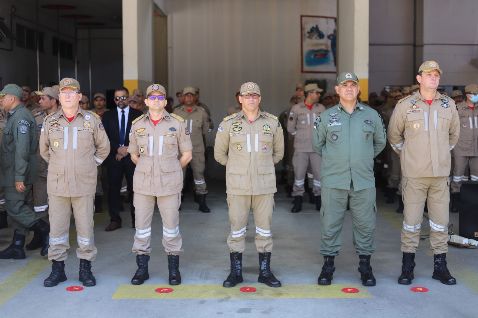 Subcomandante da PMPE participa de Solenidade no CBMPE - Polícia ...